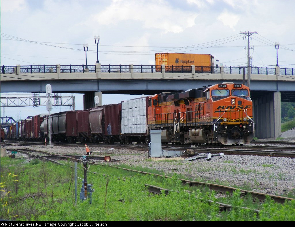 BNSF 7498